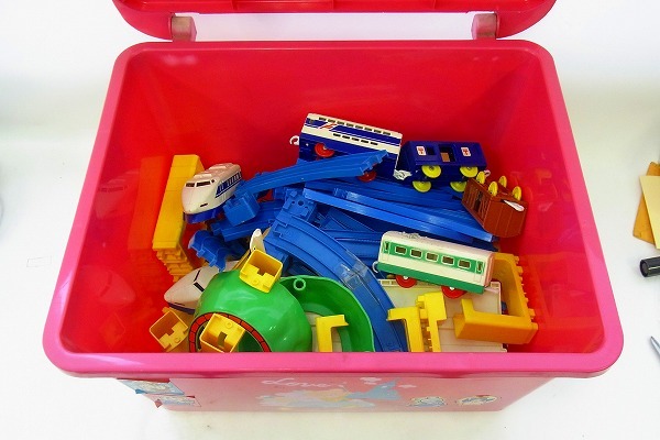 Yahoo!オークション - V168-Y37-1108 プラレール レール・車両 まとめ...