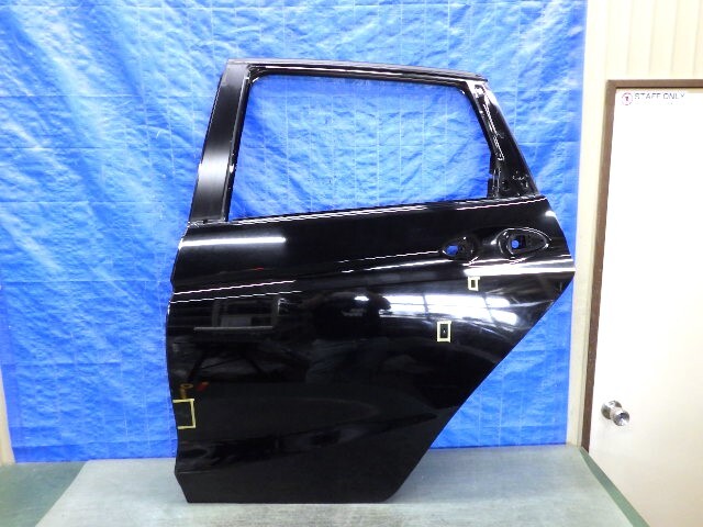 Yahoo!オークション - B111 フィット GK3 GK4 GK5 GK6 左リアドア ハイ...