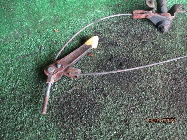 Yahoo!オークション - (0354)SRL311 フェアレディ ペダルブラケット リ...