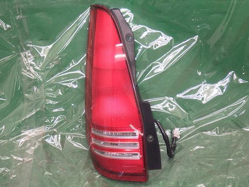 Yahoo!オークション - PC24 セレナ 純正 テール 片側のみ