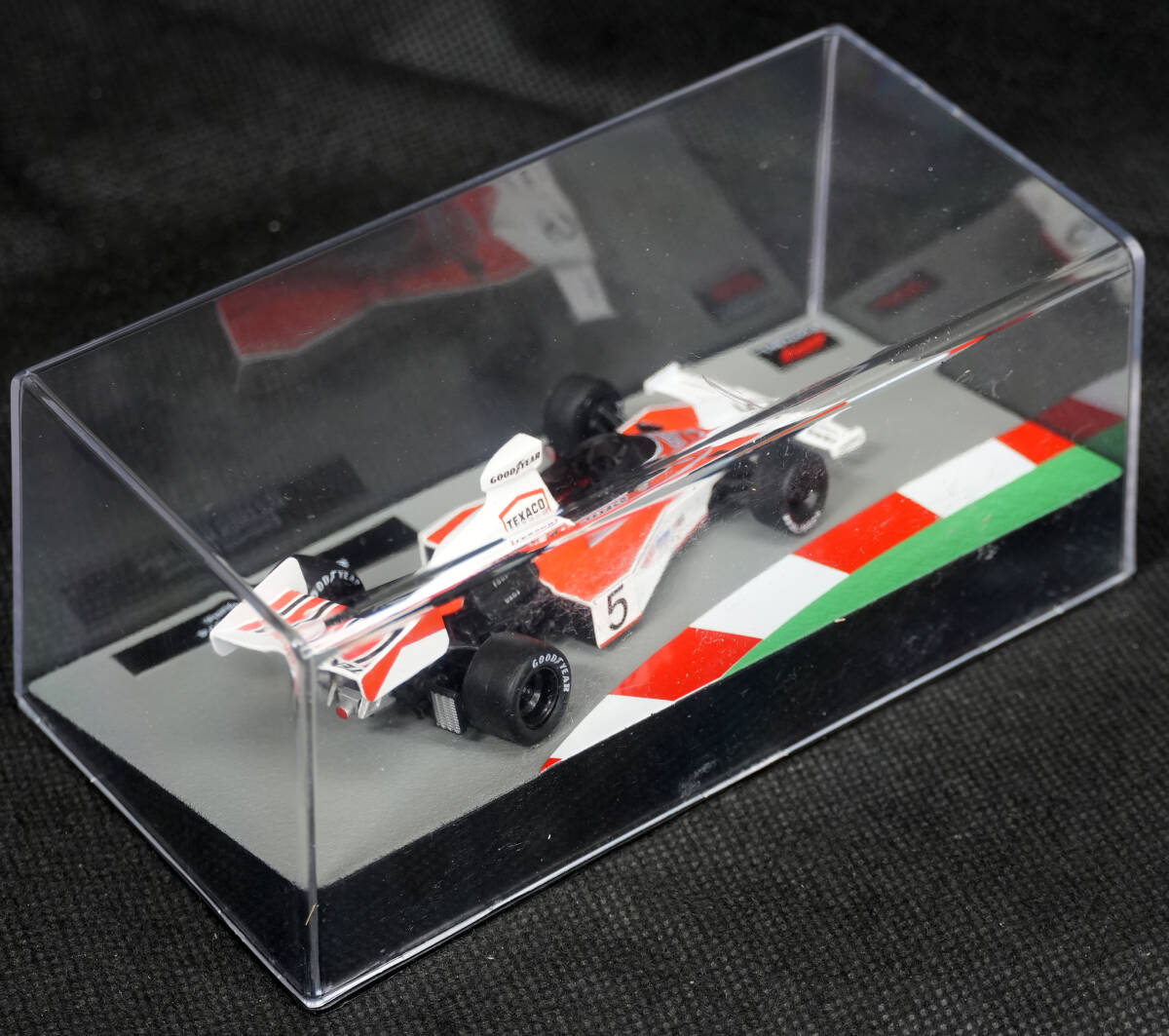 Yahoo!オークション - 84 マクラーレンM23 エマーソン・フィッティパ...