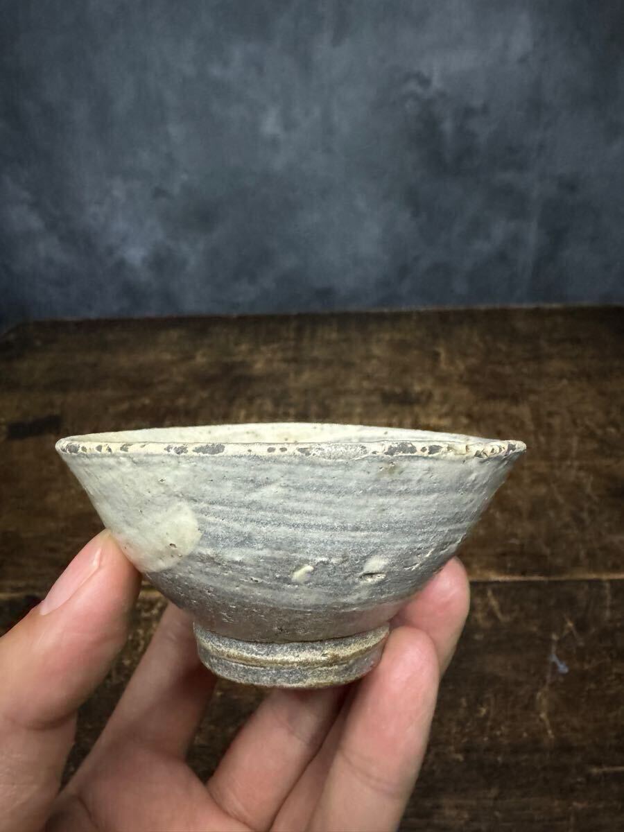特別出品】:::::: 李朝 刷毛目盃 径8cm :::::: 粉青沙器 李朝 特別出品】:::::: 李朝 刷毛目盃 径8cm :::::: 粉青沙器 李朝