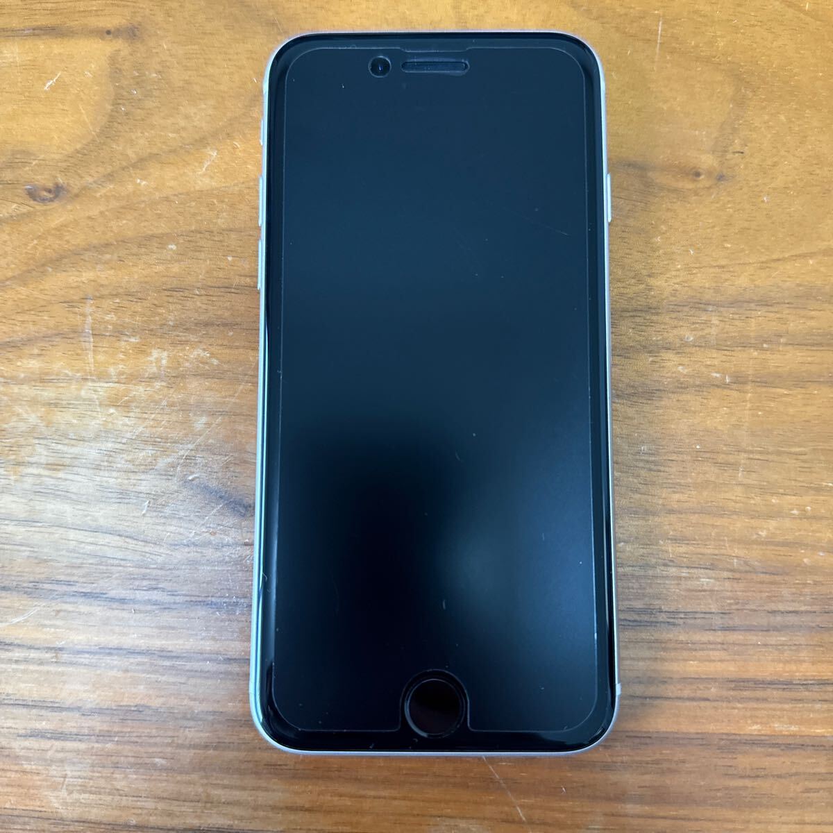 Yahoo!オークション - 中古美品 simフリー iPhone SE3 64GB Starlight ...