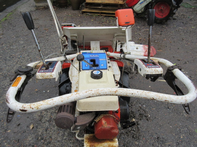 Yahoo!オークション - 鹿児島 クボタ2条刈バインダーRA50-A タイヤ2...