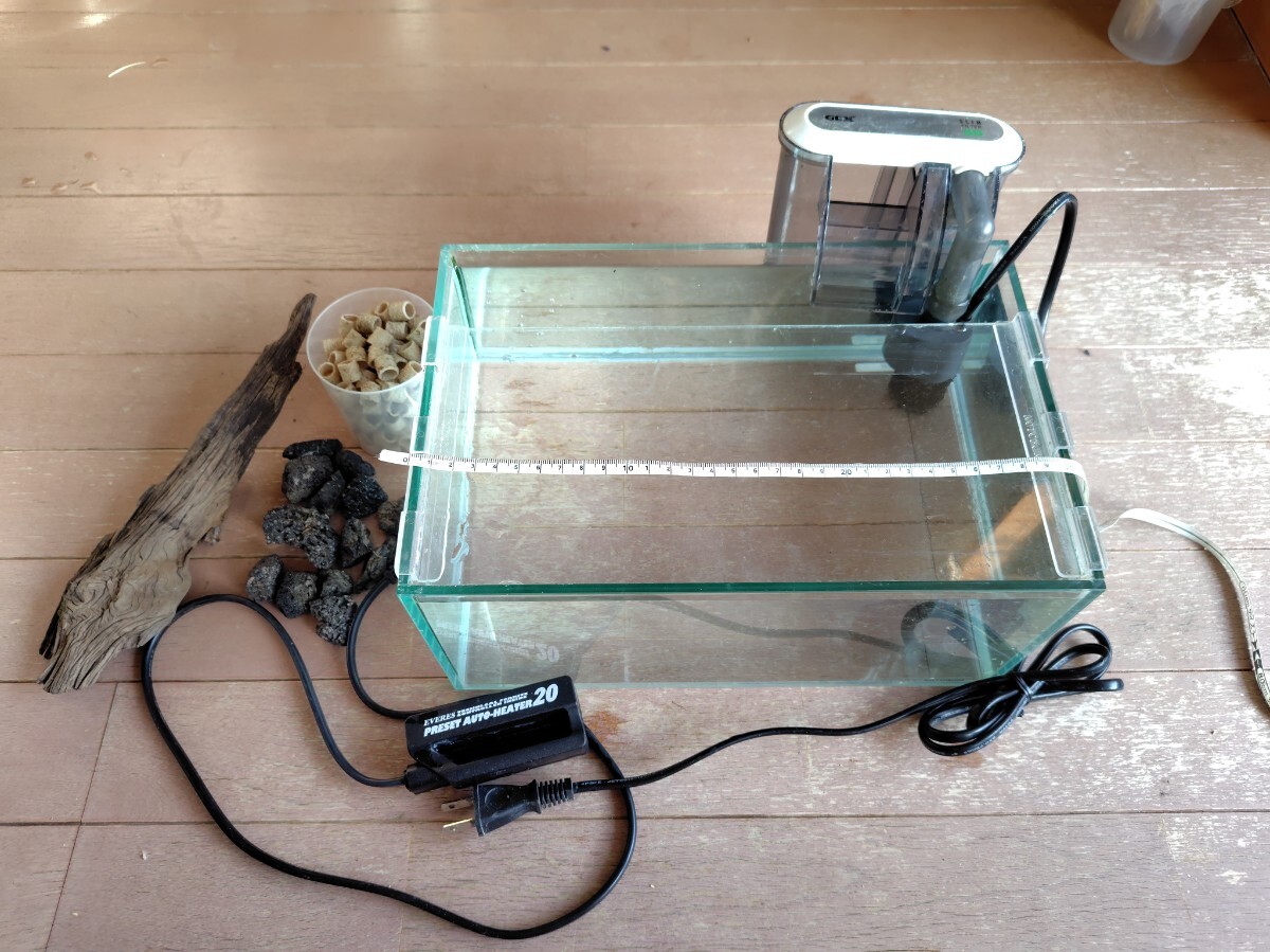 Yahoo!オークション - 水槽 外掛けフィルター ヒーター 流木 溶岩石 水...