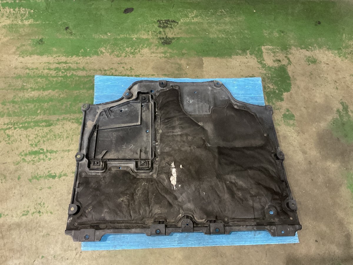 Yahoo!オークション - トヨタ プリウス ZVW55 エンジンアンダーカバー...