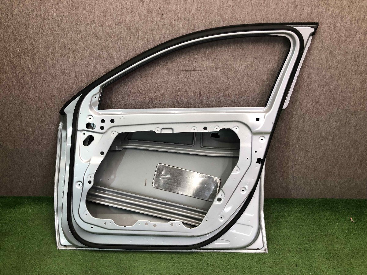 Yahoo!オークション - ベンツ 純正 Aクラス W177 右 フロントドア A177...