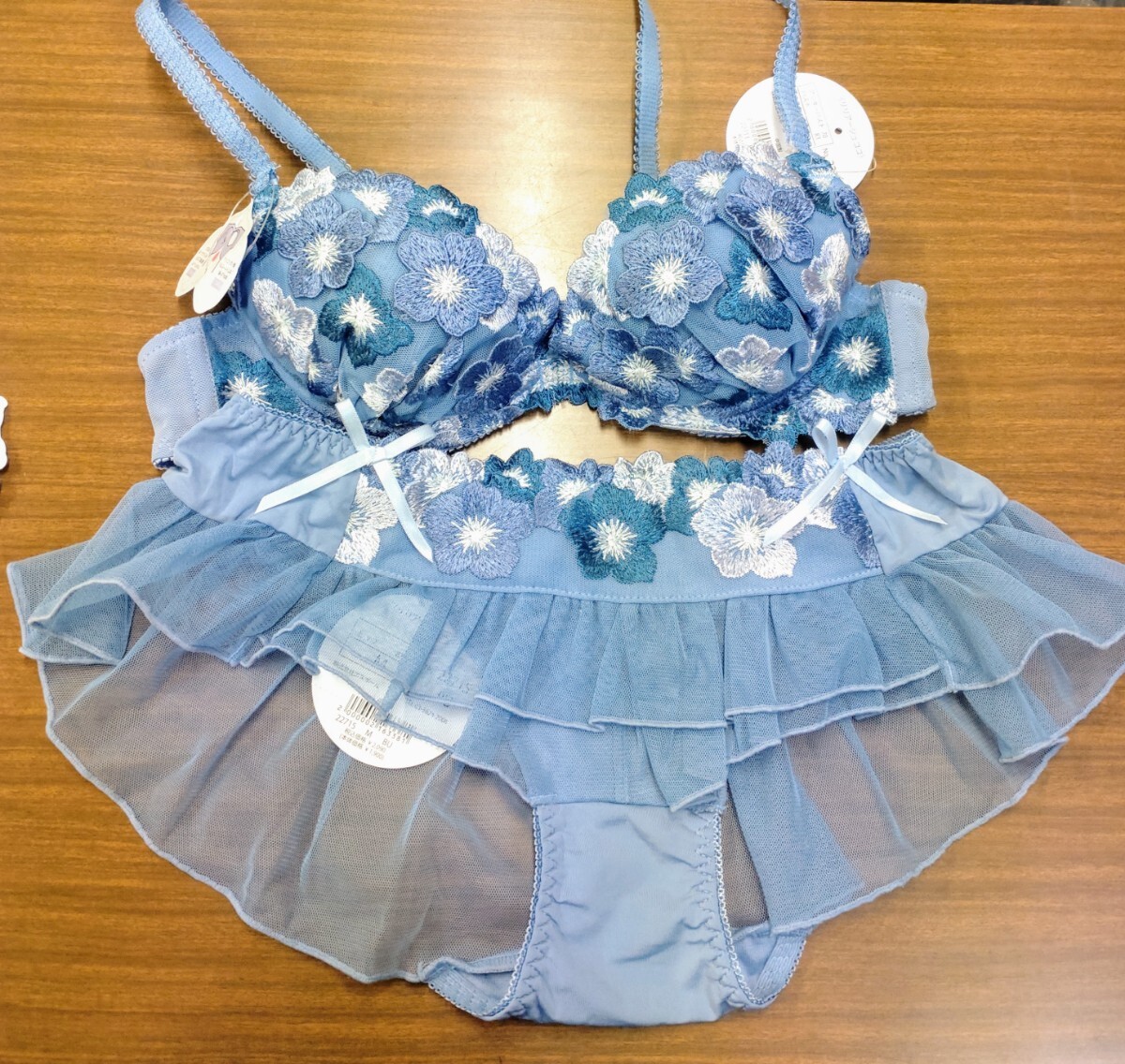 Yahoo!オークション - ブラジャー＆ショーツ B70 Mサイズ