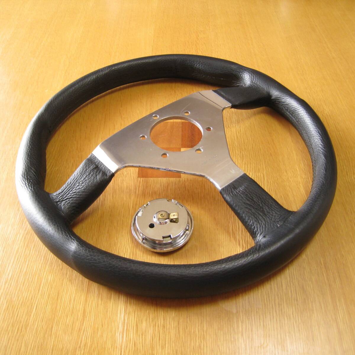 Yahoo!オークション - 即決 美品 M2仕様 MOMO 34.5φ×ユーノス・ホー...