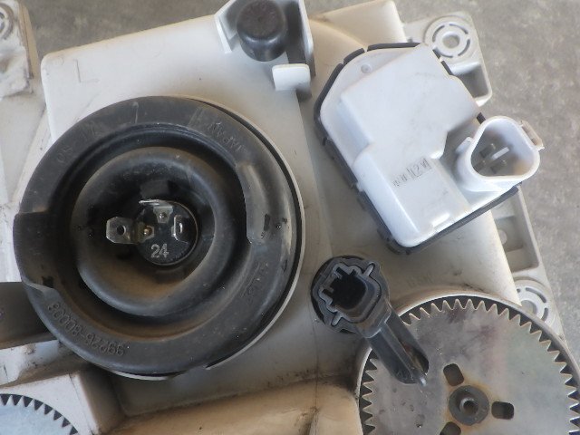 Yahoo!オークション - r6103-42 いすゞ エルフ 純正 ヘッドライト 左側...