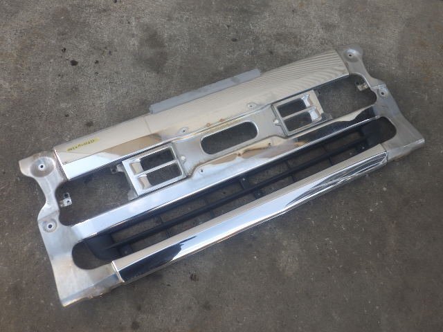 Yahoo!オークション - r672-29 日産 UD トラックス クオン メッキ フロ...