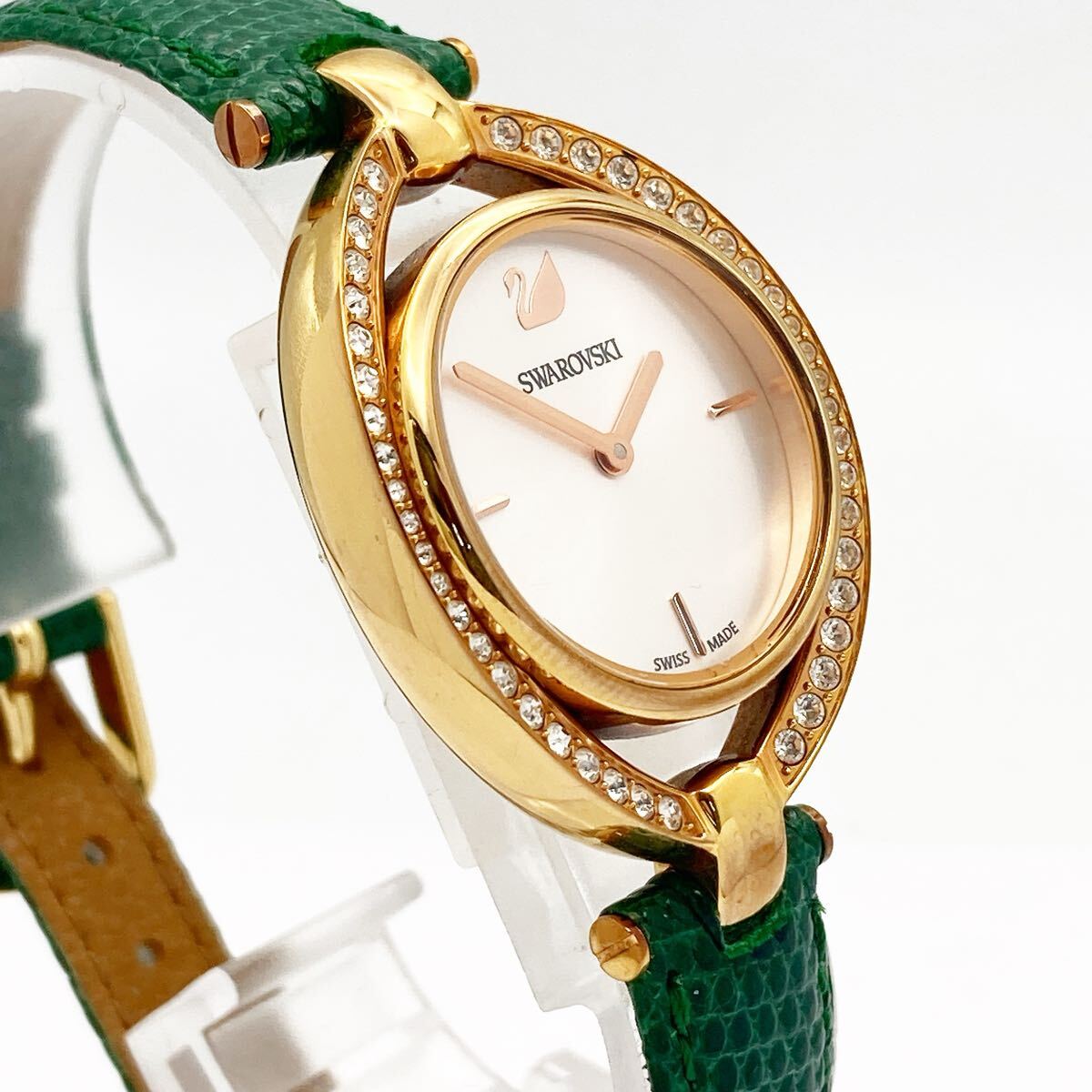 品質が 希少】Swarovski スワロフスキー 腕時計 ストーンベゼル 品質が 希少】Swarovski スワロフスキー 腕時計 ストーンベゼル