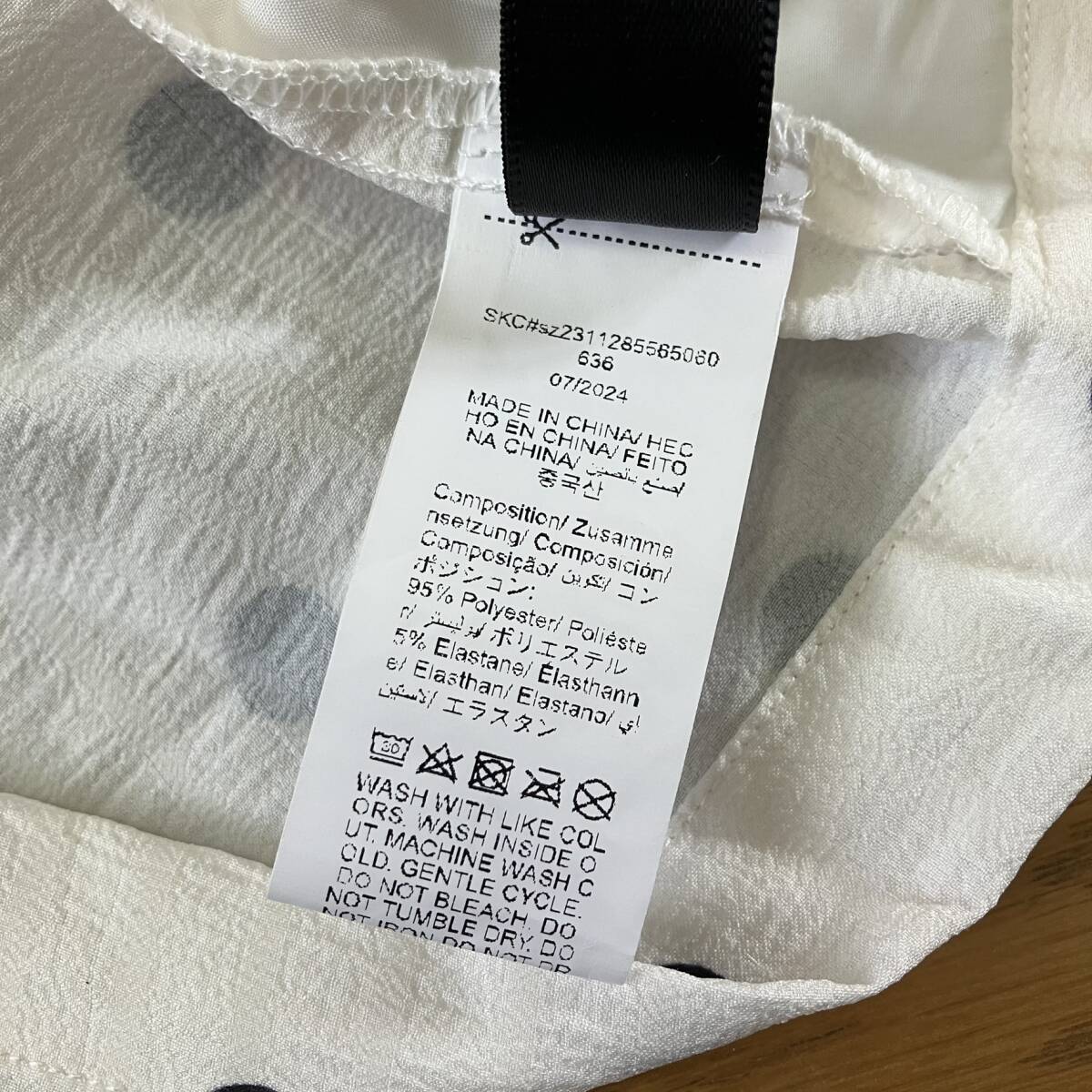 Yahoo!オークション - Dazy ドット柄ブラウス（ホワイト/ブラック）S