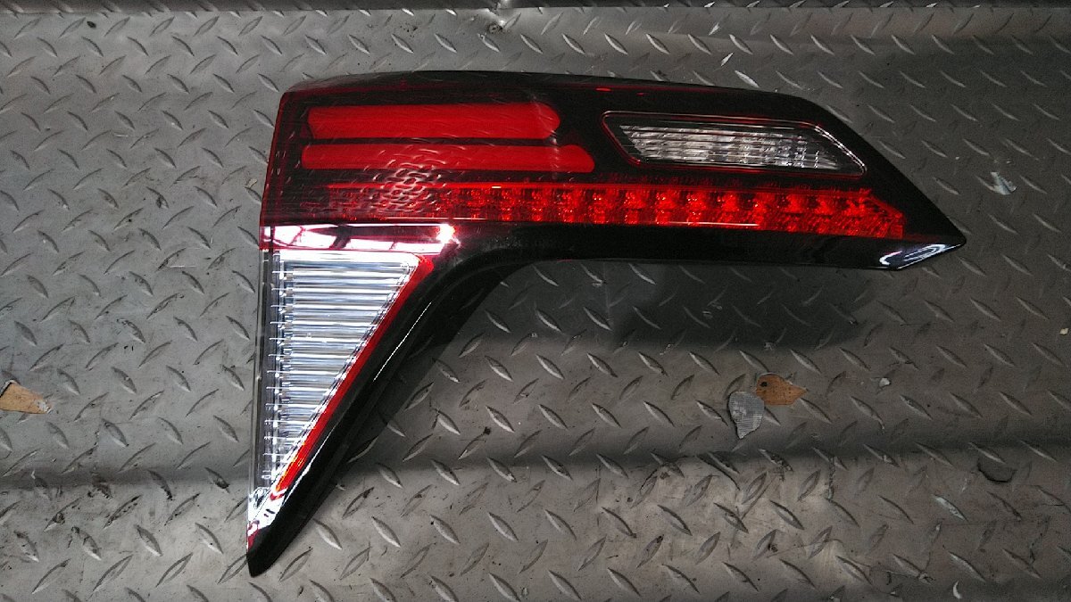 Yahoo!オークション - RU3/RU4 ヴェゼル 純正 左フィニッシャー LED ブ...