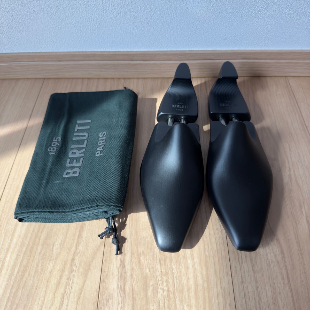 限定 定価35 3万円 ベルルッティ アレッサンドロ デムジュール 限定 定価35 3万円 ベルルッティ アレッサンドロ デムジュール
