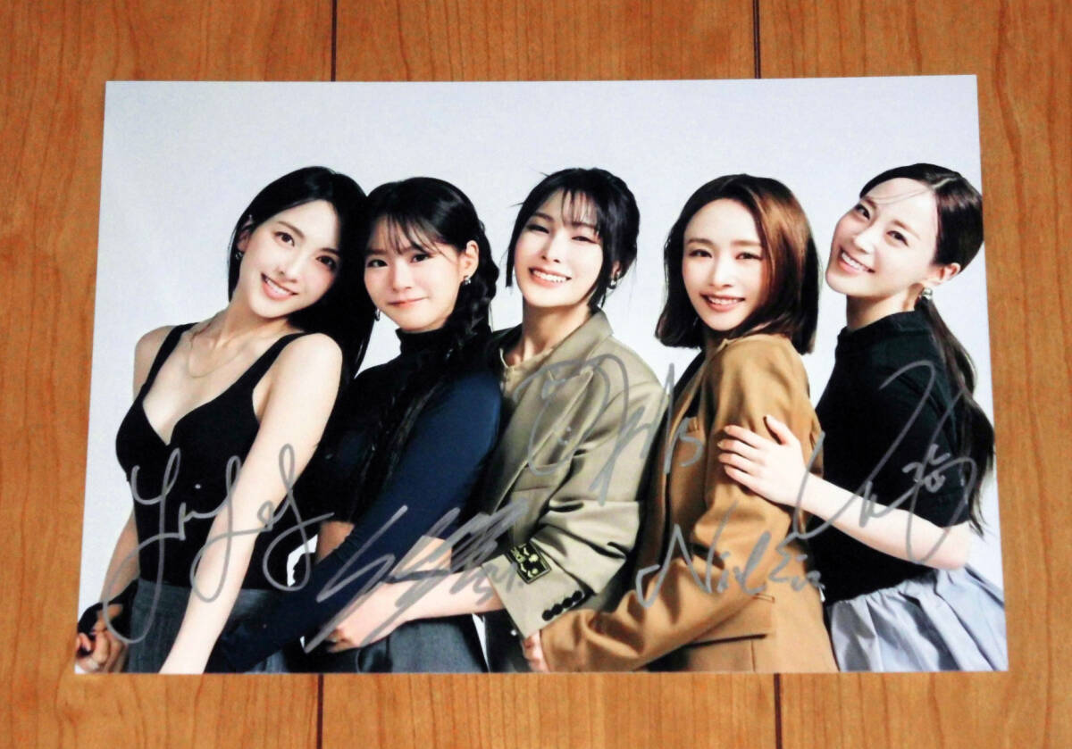 Yahoo!オークション - KARA 大型スチール写真 (A4サイズ) 直筆サイン