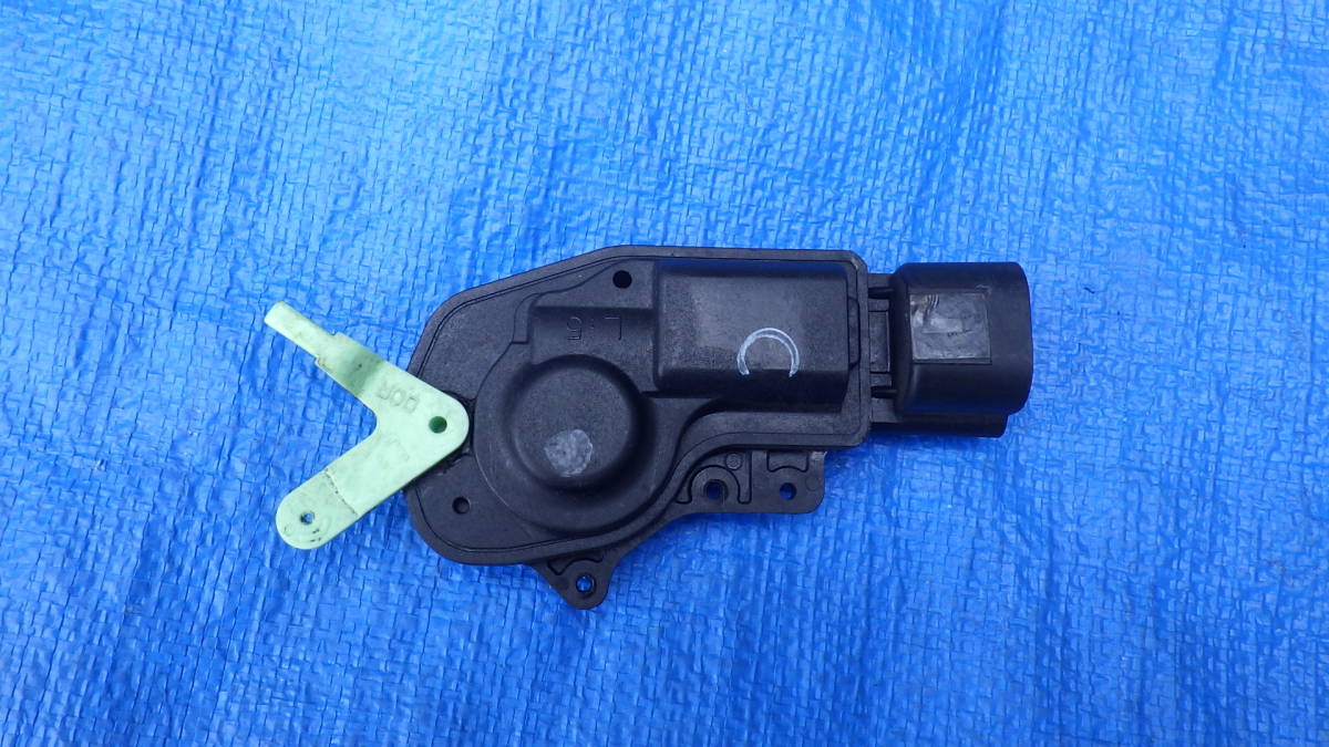 緑 ムーヴラテ L550S L560S フロント左 ドアロックアクチュエーターモーター 左 前 ミラジーノ L650S L660S 純正品 Z12(ダイハツ用)｜売買されたオークション情報 ...