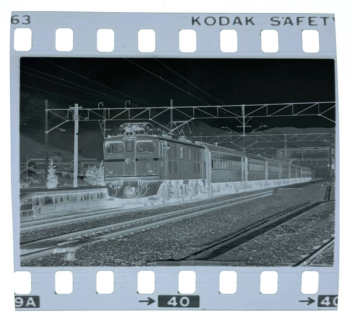 Yahoo!オークション - 35ミ白黒ネガ10枚 EF66・EH10・EF...