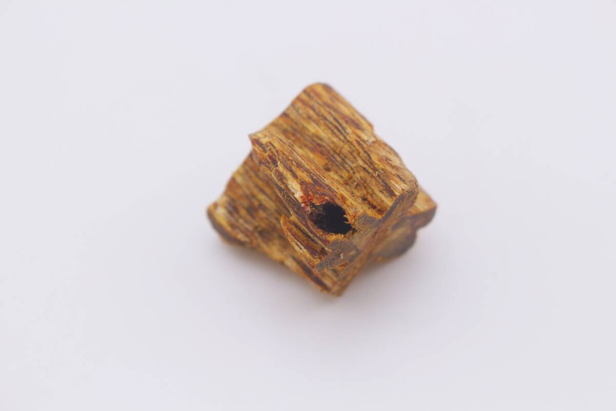 Yahoo!オークション - 銘香 香木伽羅 沈香 錦の浦 約2.99g お香 沈香 ...