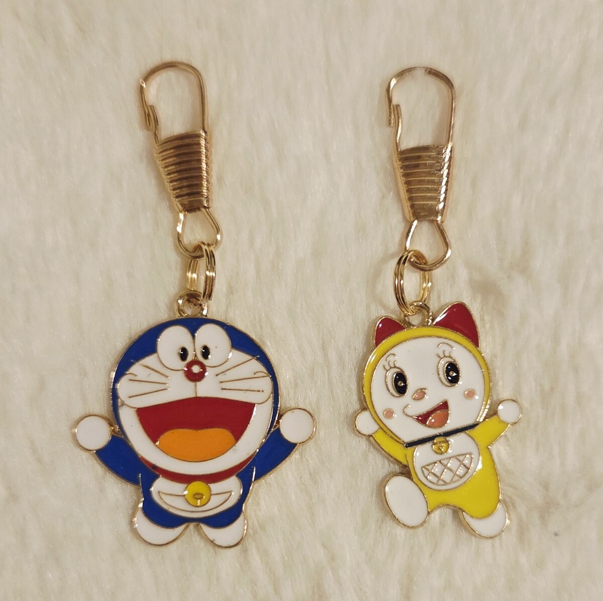 Yahoo!オークション - 【No.5591】ChamiCCキーホルダー ドラえもんとド...