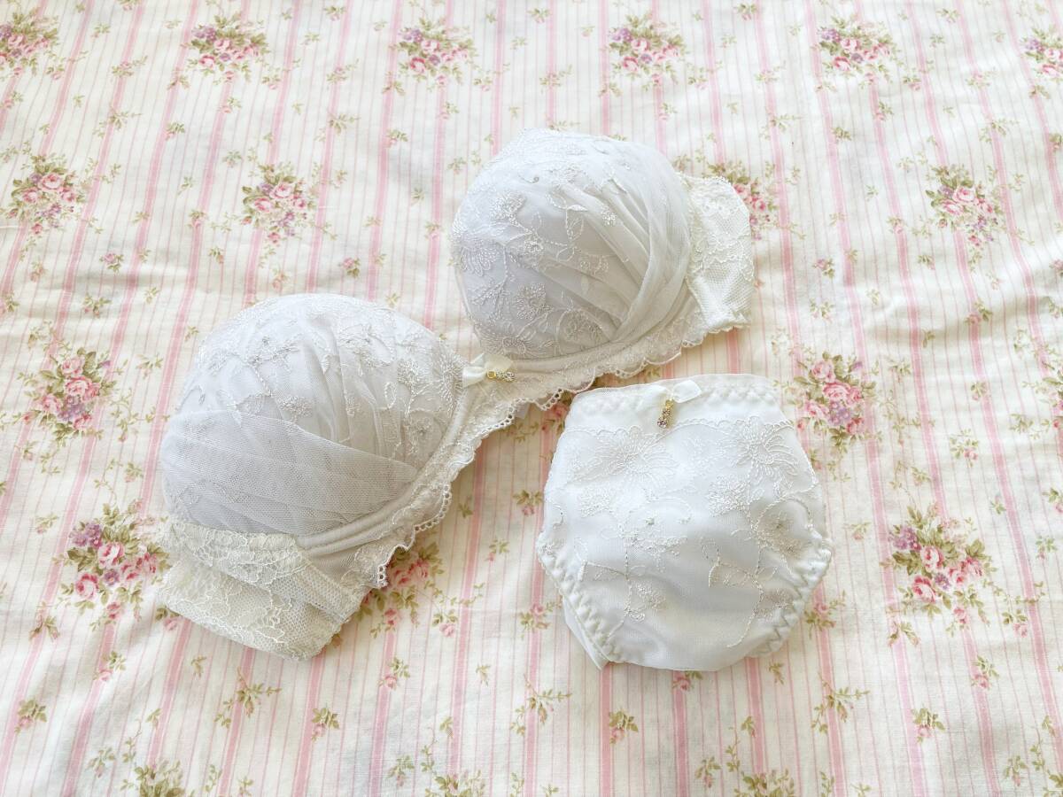 Yahoo!オークション - (^^ ティーンズ tutu anna C ブラ＆ショーツ