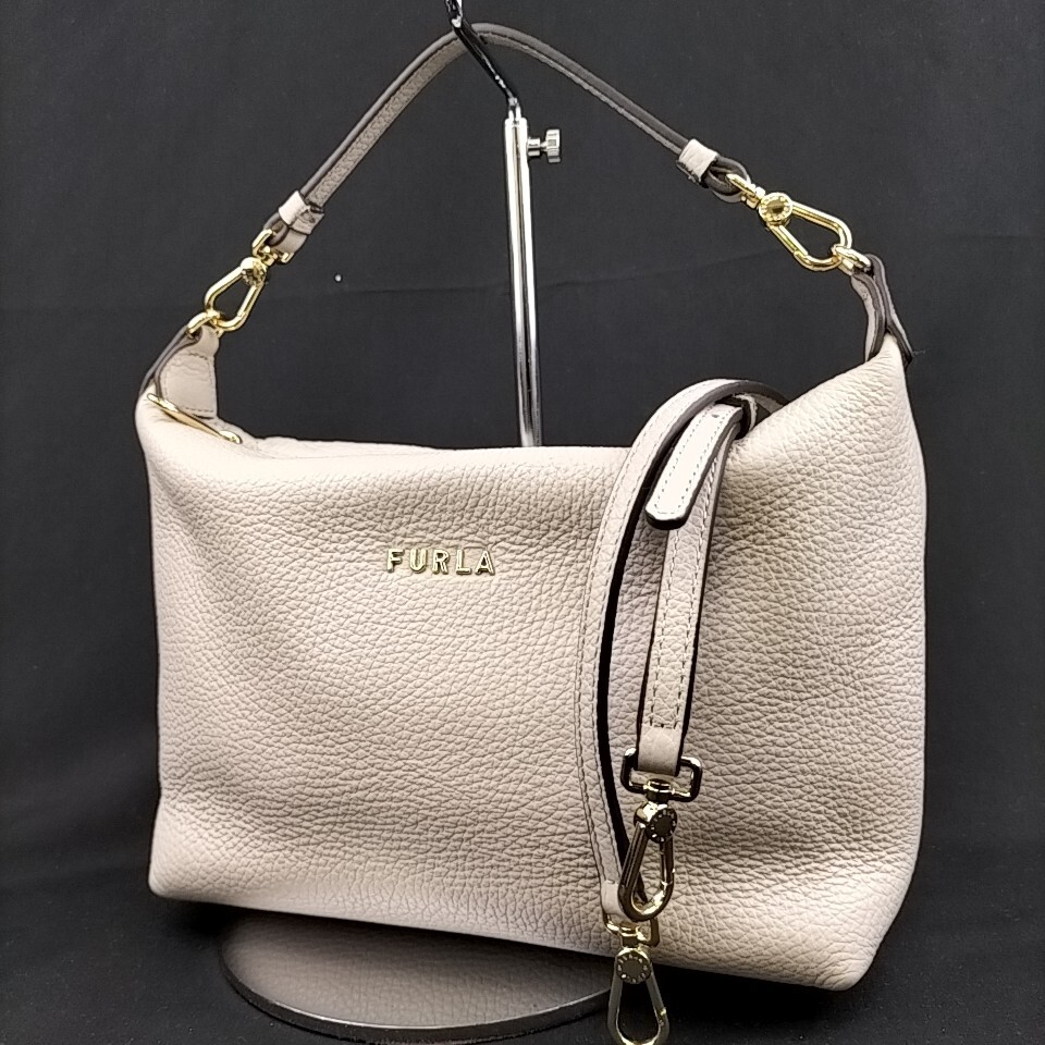 Yahoo!オークション - 【 FURLA 】 フルラ ロゴメタル ゴールド金具 レ...