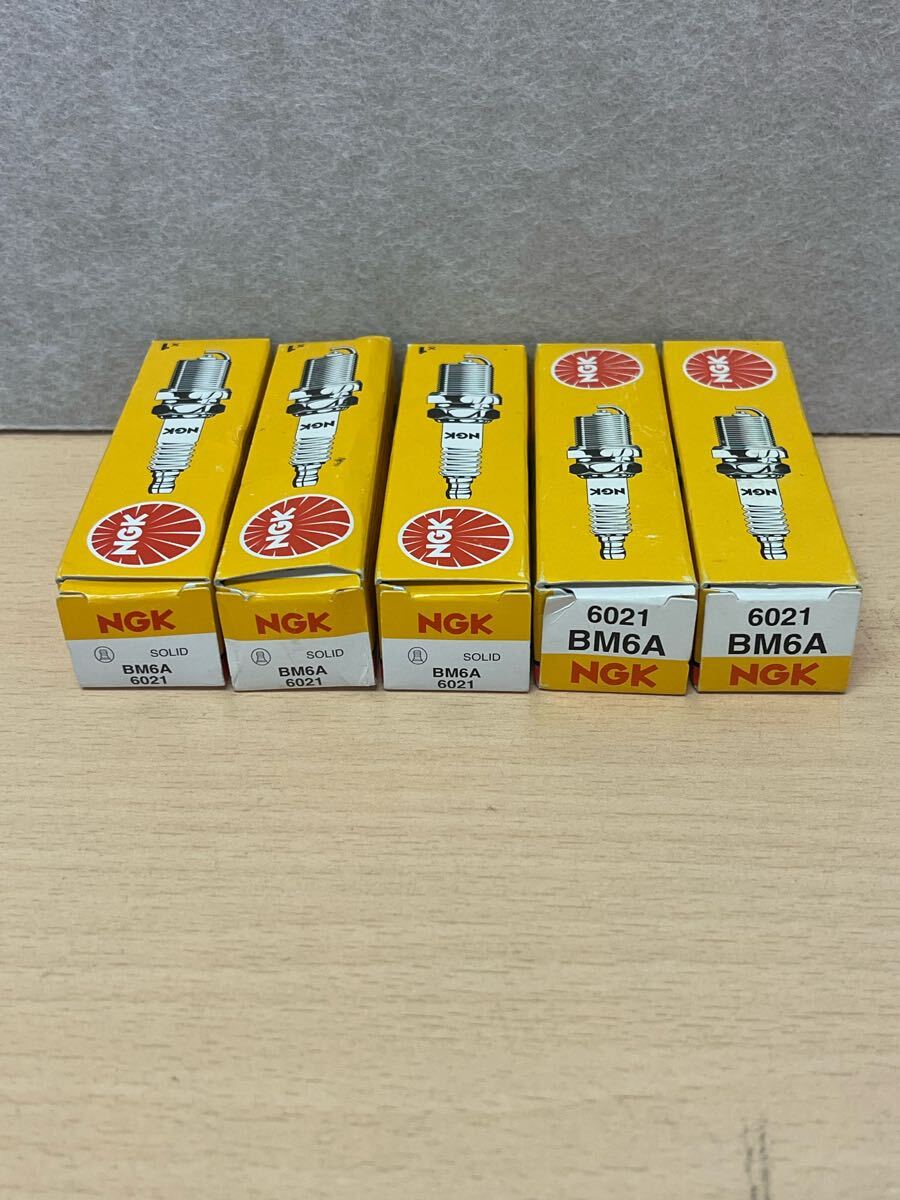 Yahoo!オークション - y031001a NGK BM6A 【6021】一体形 スパークプラ...