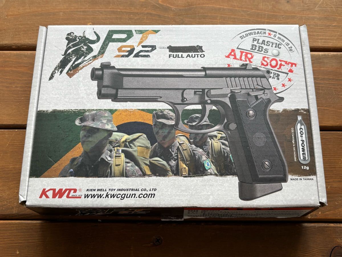 Yahoo!オークション - KWC製 BERETTAクローン銃 Taurus PT92 co2ガスブ...