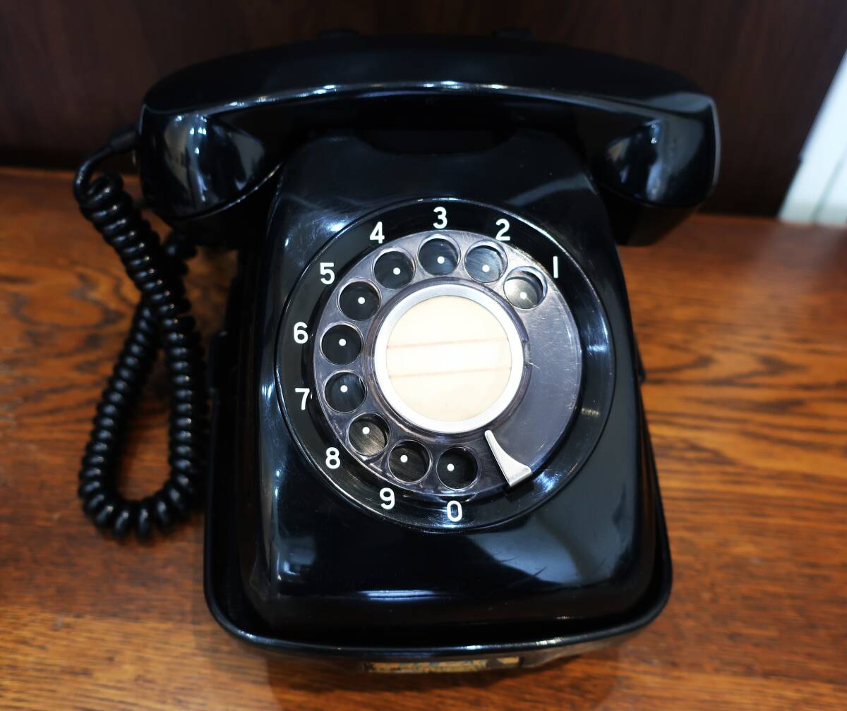 Yahoo!オークション - 即決500円 昭和レトロ 黒電話 600-A2 回転台座付...