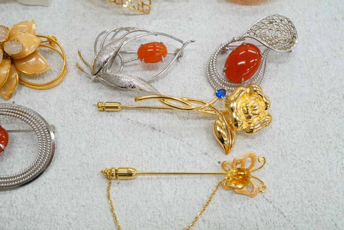 Yahoo!オークション - C553 全て天然石 カラーストーン ブローチ 12点 ...