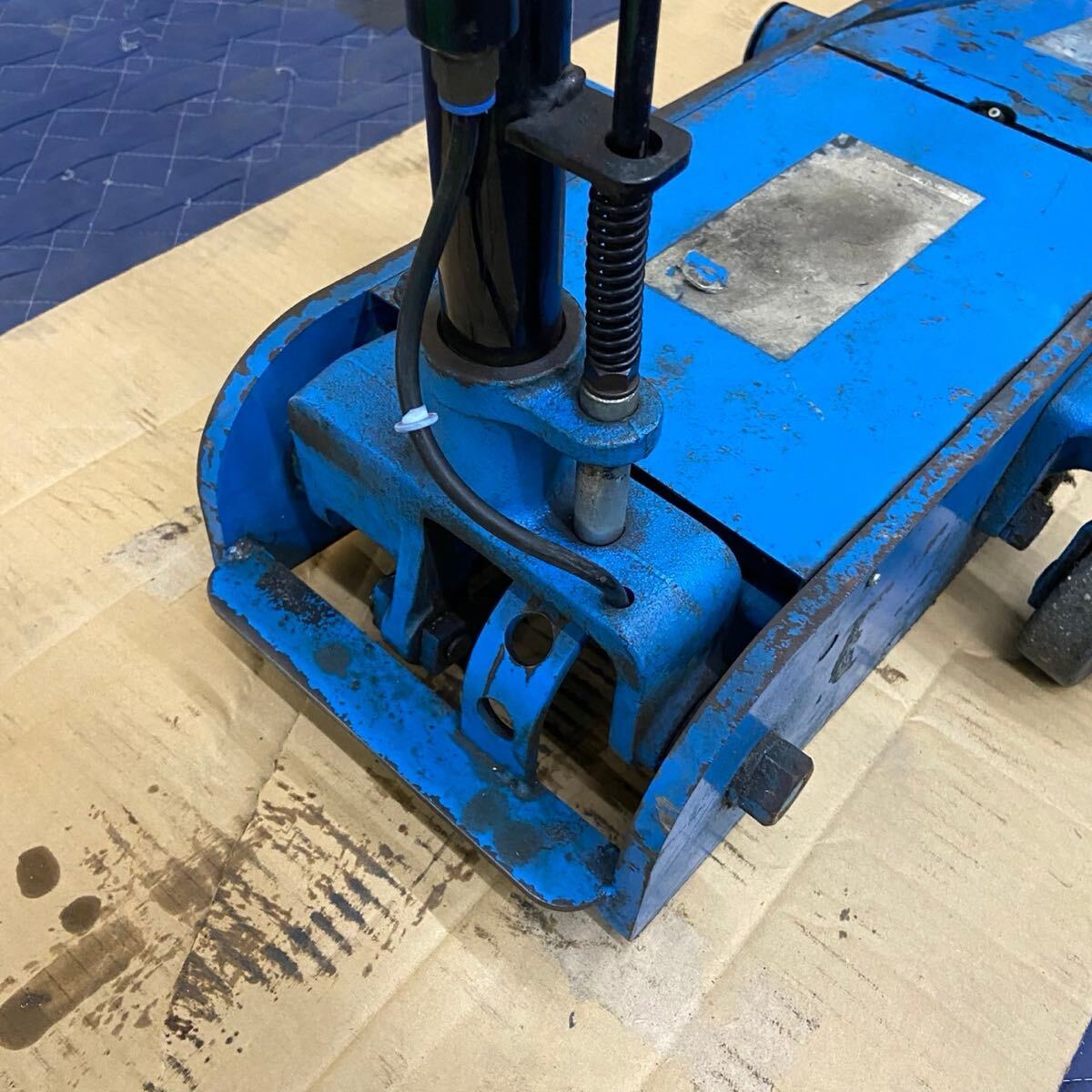 Yahoo!オークション - 長崎ジャッキ 3t 低床 フロアジャッキ NLA-3 オ...