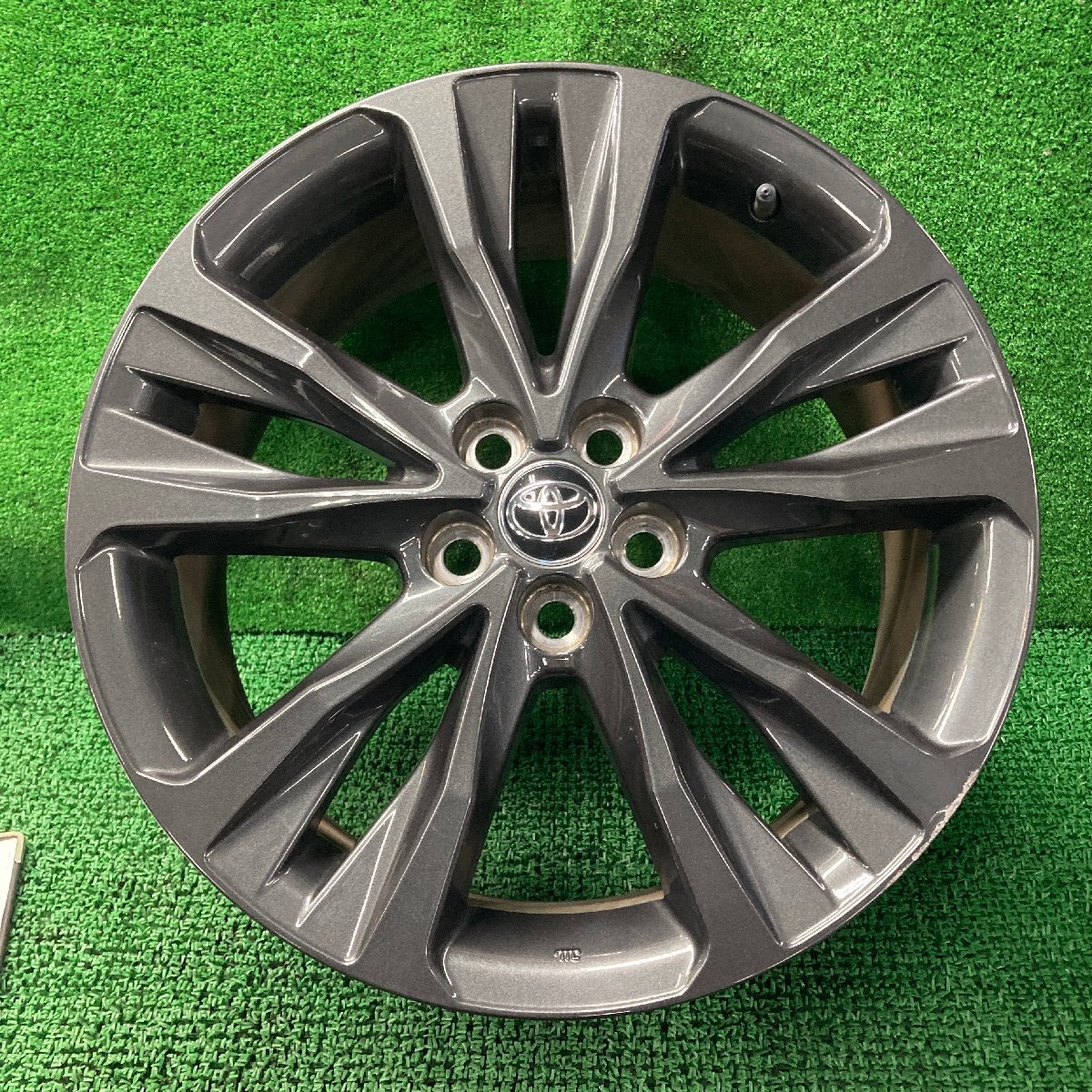 Yahoo!オークション - カローラツーリング ZWE211W WxB 17インチ アル...