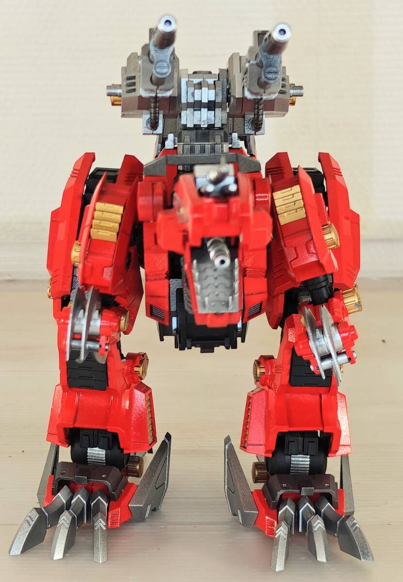 T-SPARK ゾイド RMZ-002 ジェノザウラー 赤 塗装 1/100 完成品 T-SPARK ゾイド RMZ-002 ジェノザウラー 赤 塗装 1/100 完成品