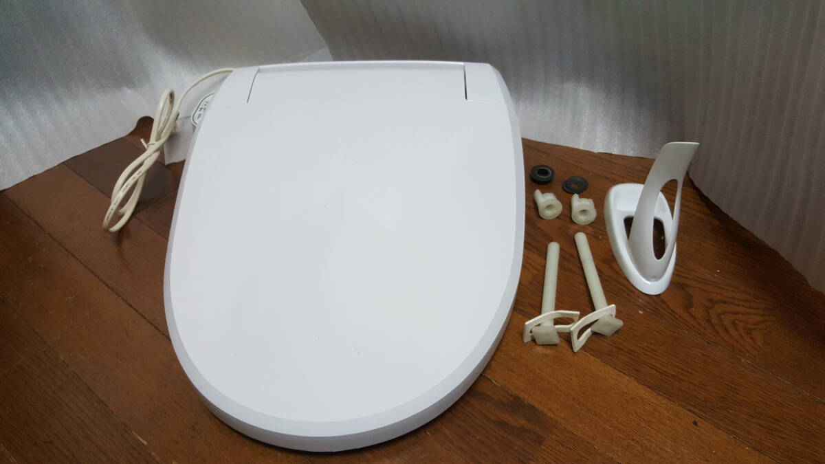 Yahoo!オークション - 【家電】 SANEI PW9041 暖房便座 通電確認済み ...