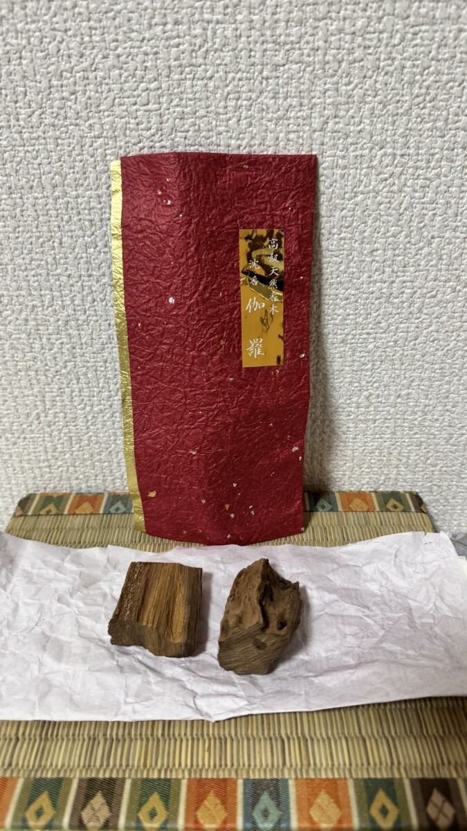 Yahoo!オークション - 高級天然香木 沈香（伽羅）タトウ紙付き 34g 伽...