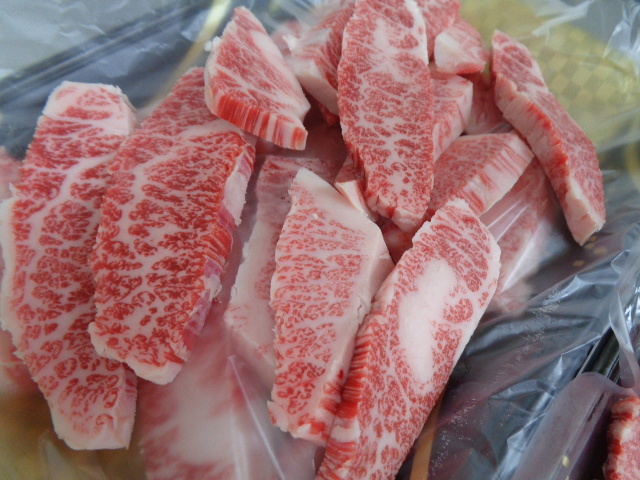 Yahoo!オークション - 松阪牛A5牝 超特友バラのとろカルビ 2kg （8...