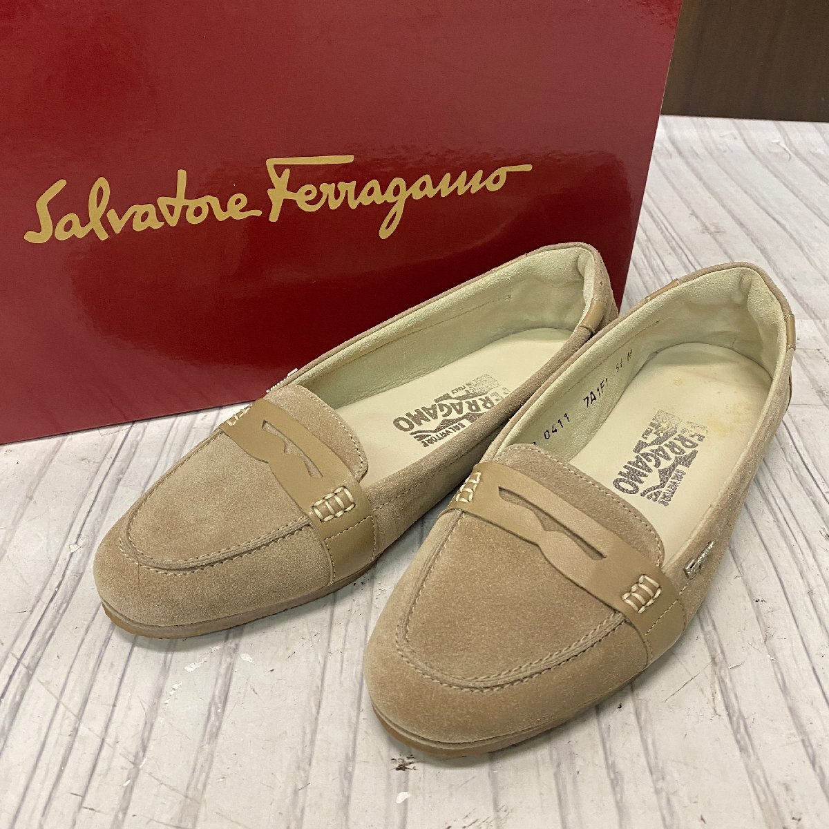 Yahoo!オークション - s001 H4 Ferragamo サルヴァトーレ・フェラガモ ...