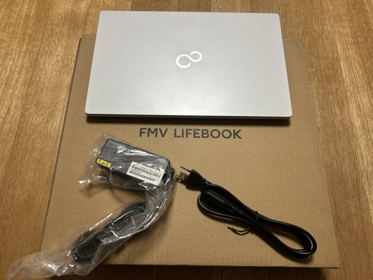 Yahoo!オークション - 2022年購入 軽量860g LIFEBOOK FMV WU2/E3 UH wi...