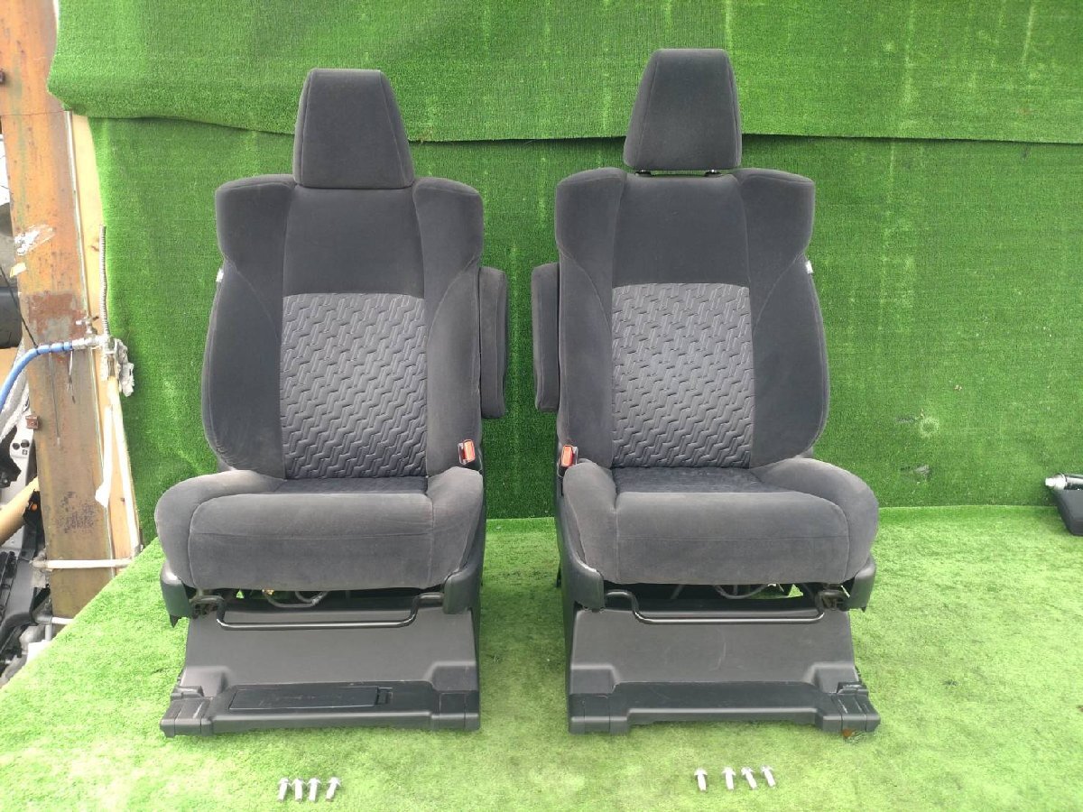 H27年 30/35 AGH30 ヴェルファイア 運転席シート/助手席シート 手動シート 品 0040786 250313 MT 工場在庫(トヨタ用)｜売買されたオークション情報、yahooの ...