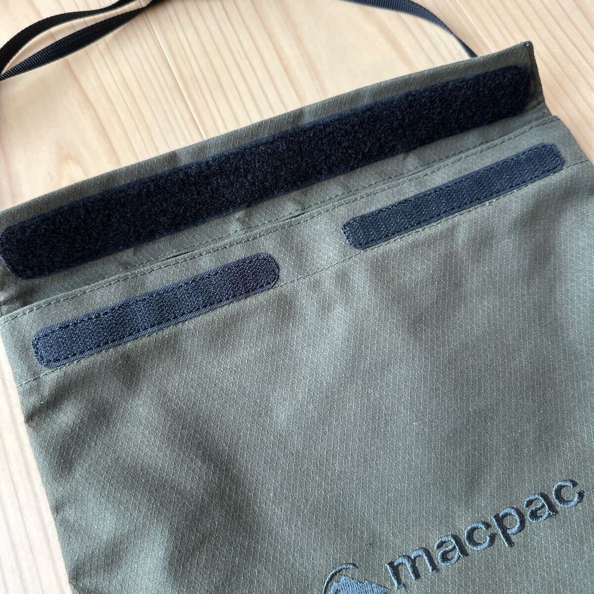 Yahoo!オークション - macpac サコシュ ショルダーバッグ カーキ