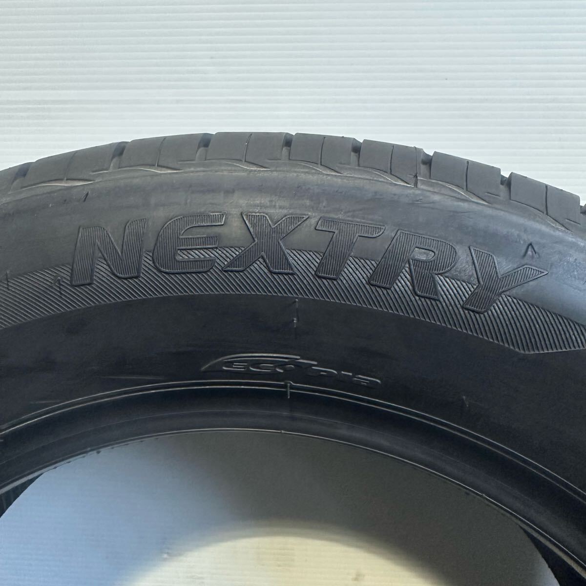 Yahoo!オークション - 未使用品 215/60R16 95H ブリヂストン NEXTRY ネ...
