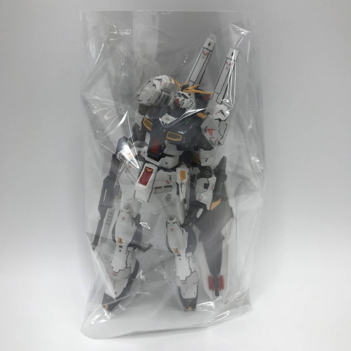 FUR【中古現状品】箱無し 組立済み サザビー×2/ニューガンダム×4 FUR【中古現状品】箱無し 組立済み サザビー×2/ニューガンダム×4