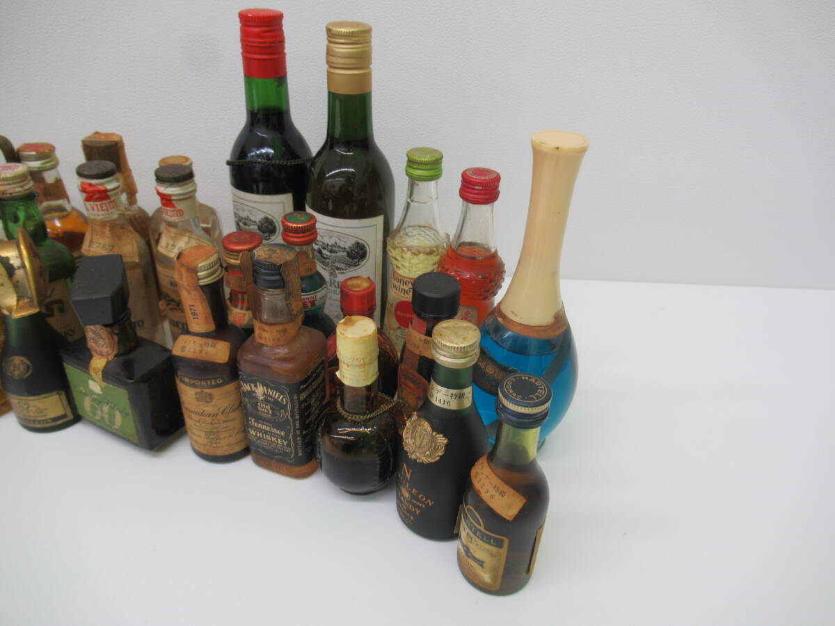 Yahoo!オークション - 3755 酒祭 洋酒祭 ミニボトル 大量 おまとめ ウ...
