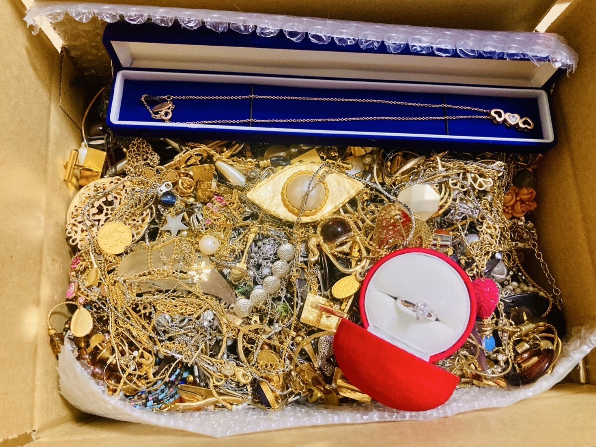 Yahoo!オークション - 【総重量 4.6kg】アクセサリー 大量 K18 刻印含...