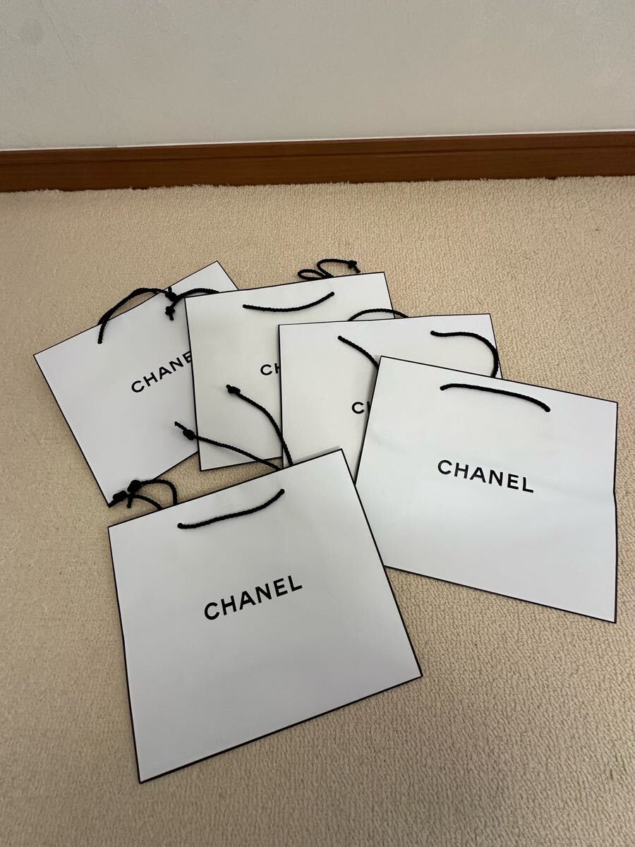 CHANEL 紙袋 シャネル ショッパー 白 中サイズ(シャネル)|売買 CHANEL 紙袋 シャネル ショッパー 白 中サイズ(シャネル)|売買