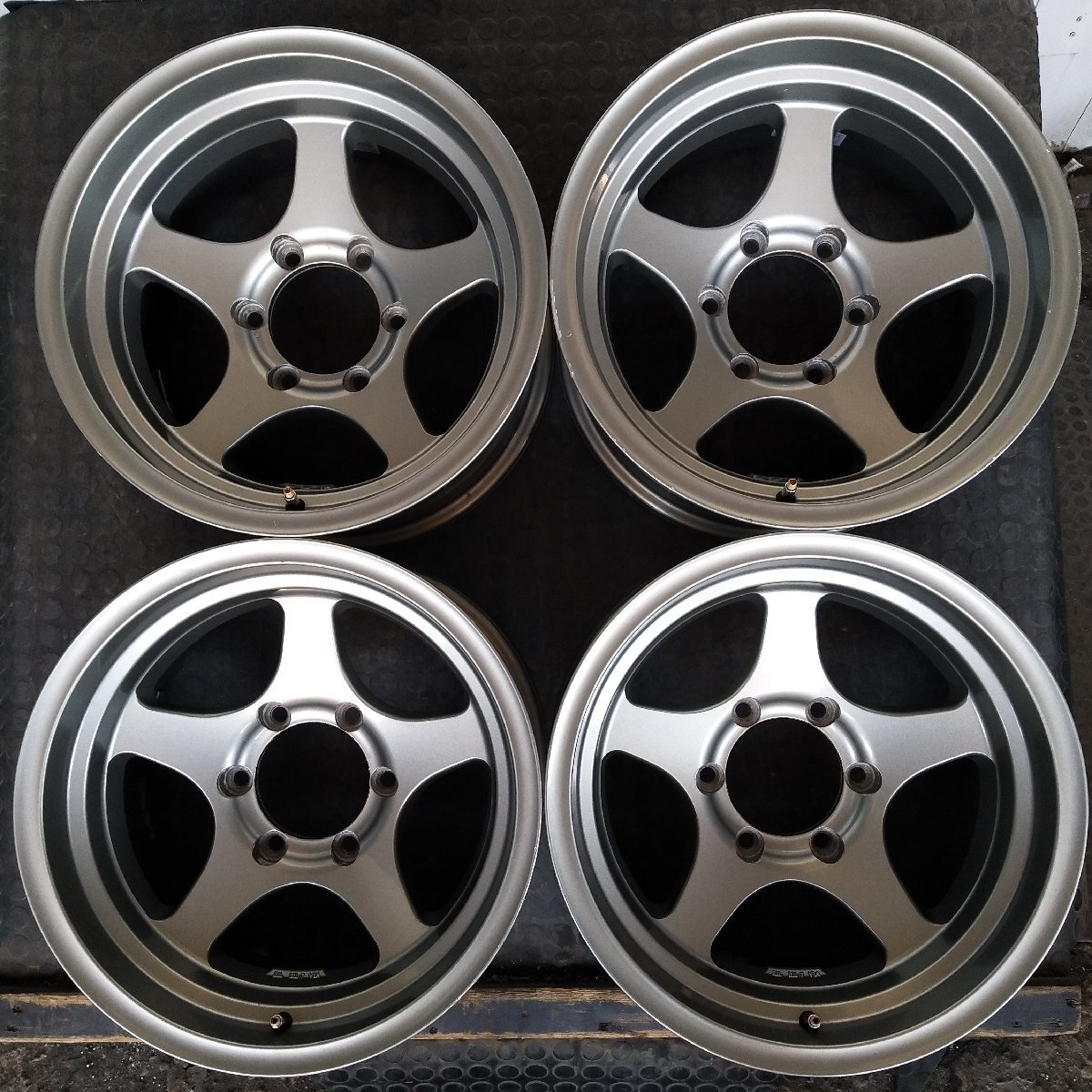 Yahoo!オークション - T2-165【4本価額】【16×8J 6x139.7 ET-25 ハブ1...