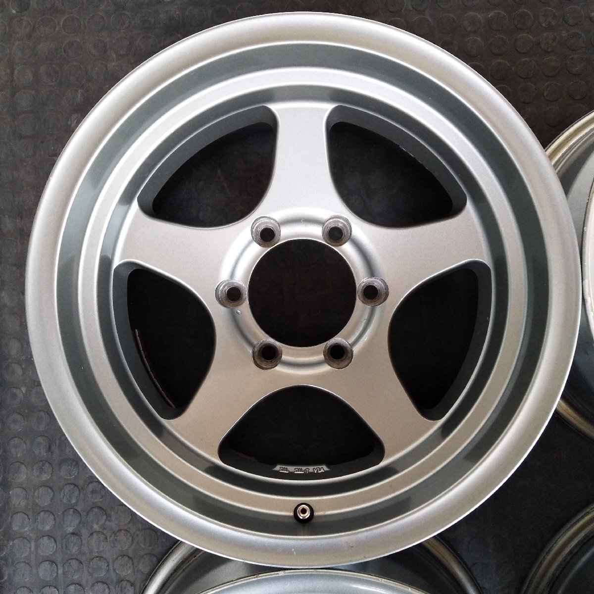 Yahoo!オークション - T2-165【4本価額】【16×8J 6x139.7 ET-25 ハブ1...