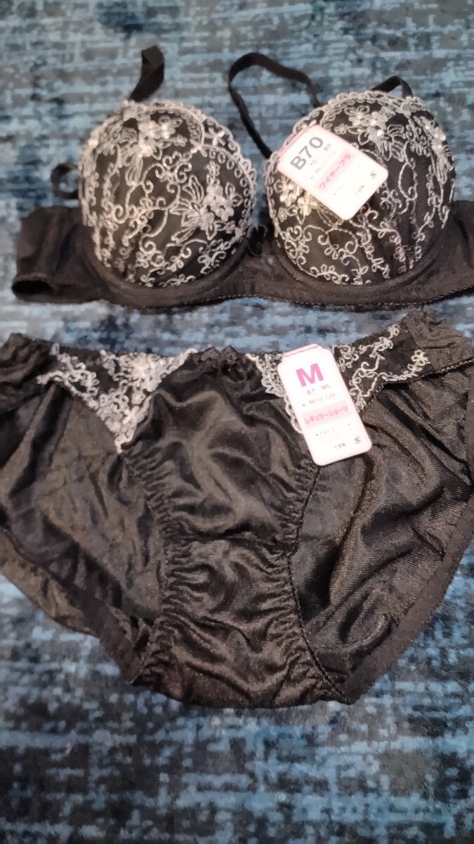 Yahoo!オークション - B70 ブラショーツセット