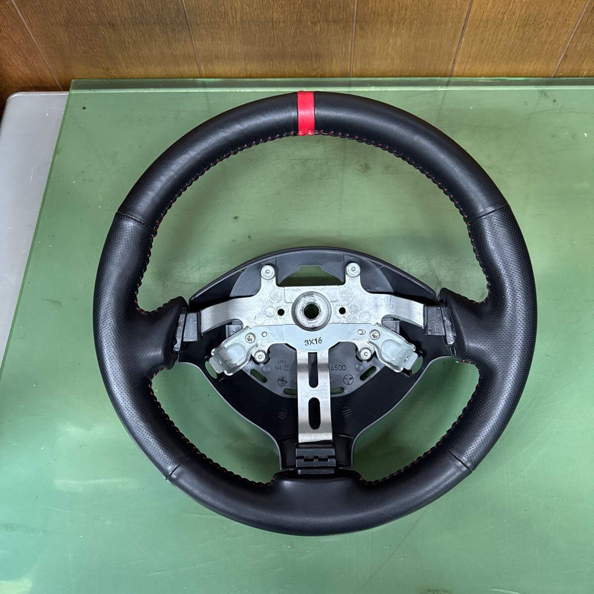 Yahoo!オークション - ジムニー APIO製レザースポーツステアリングホ...