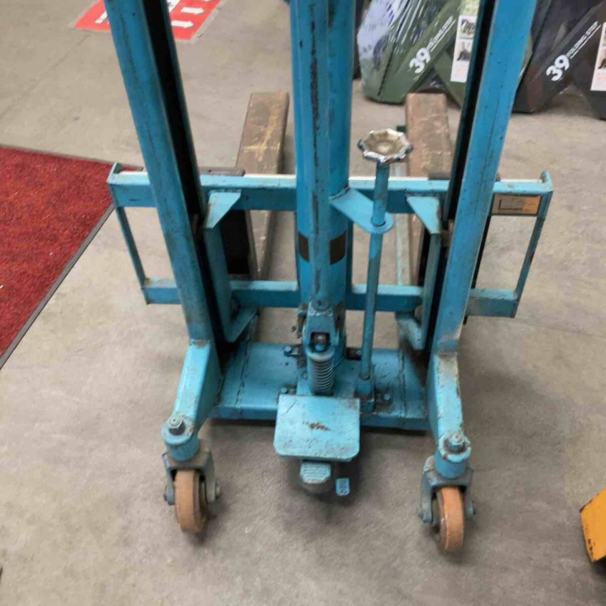 Yahoo!オークション - STACK 手動リフター HS6 耐荷重600kg 手動昇降フ...